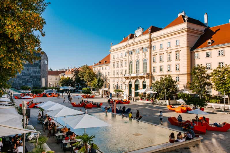 Wien: Rundgang durch das MuseumsQuartier mit Guide | GetYourGuide