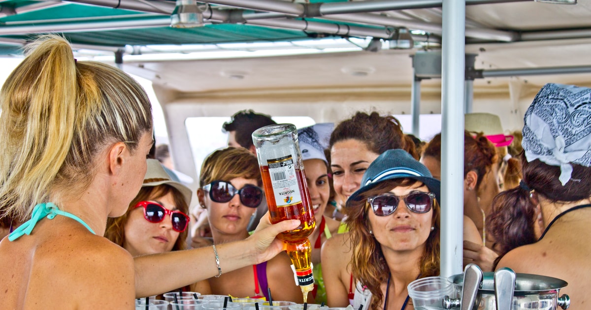 Valencia: Catamarán Party Boat | GetYourGuide