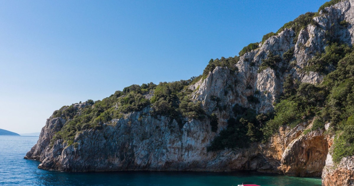 Lovran/Opatija: Nuoto sull'isola di Cres con pranzo | GetYourGuide