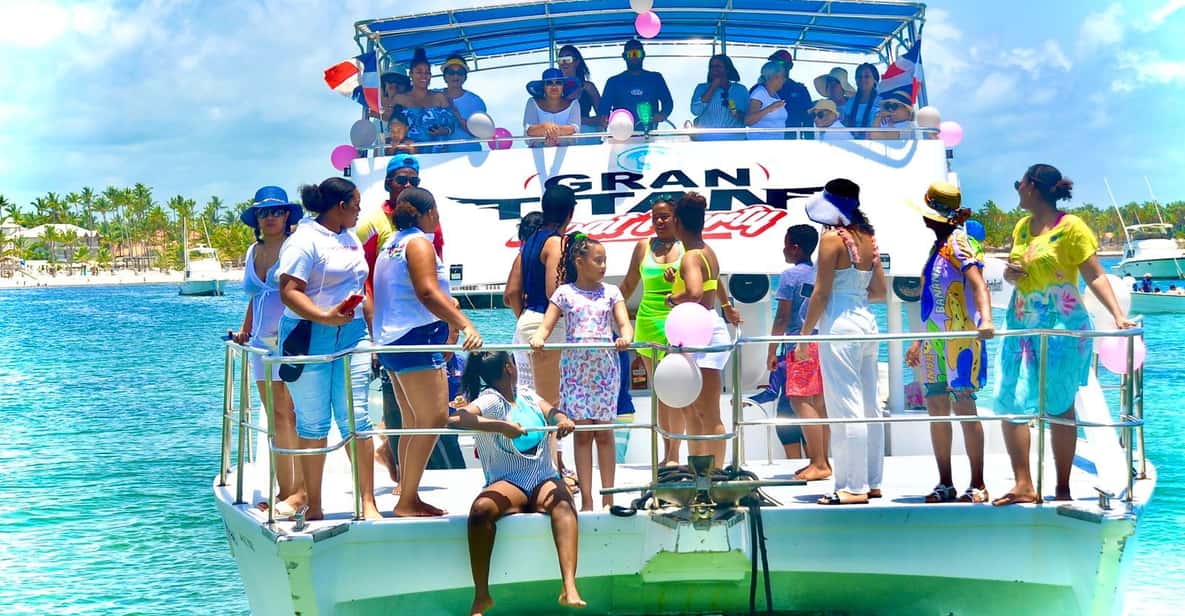 Punta Cana: Fiesta en barco con barra libre y snorkel | GetYourGuide