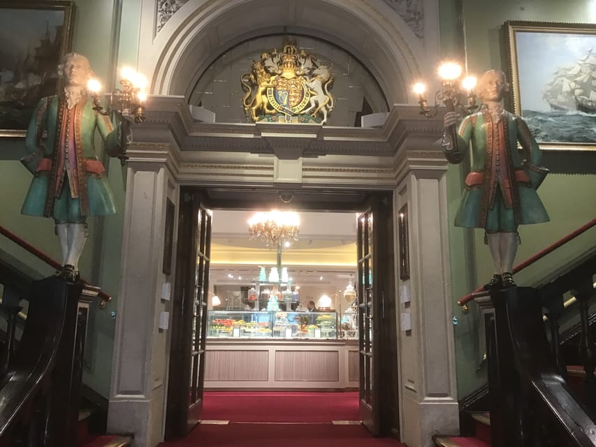 London: Queen Elizabeth II Private Walking Tour | GetYourGuide