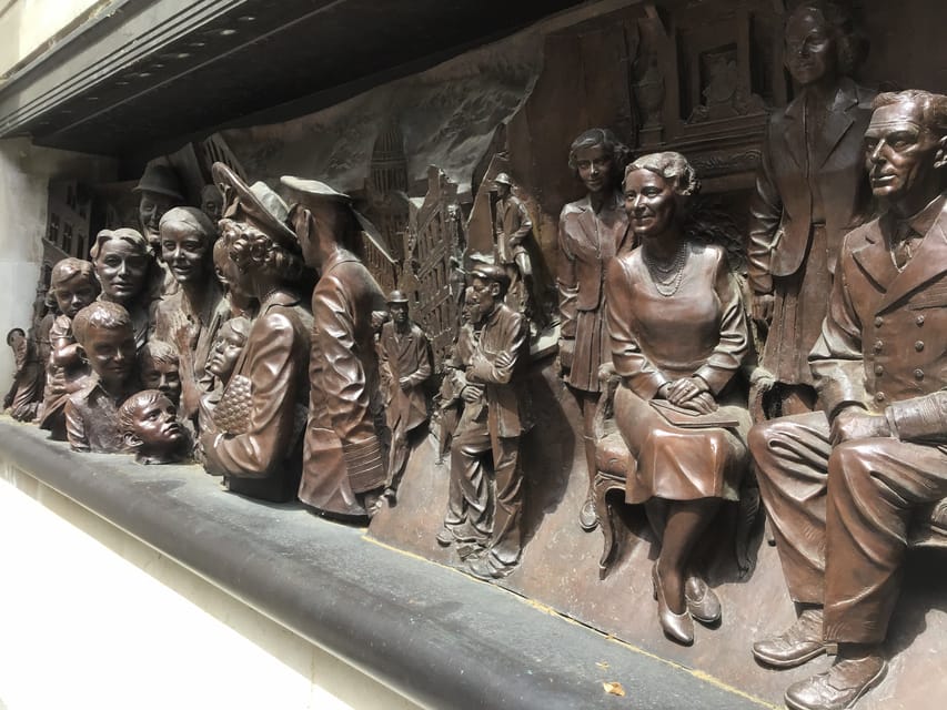 London: Queen Elizabeth II Private Walking Tour | GetYourGuide