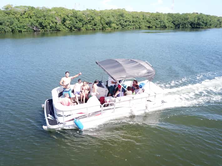 San Andrés: Island Pontoon Boat Tour | GetYourGuide