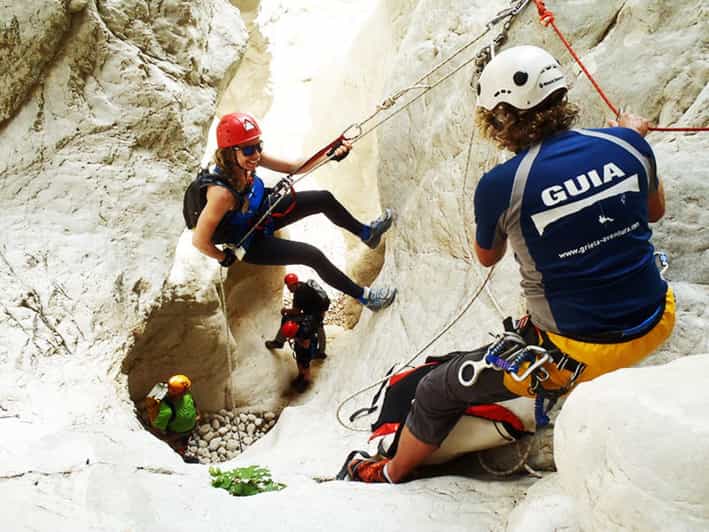 Alicante: esperienza guidata di canyoning nel burrone dell'inferno ...