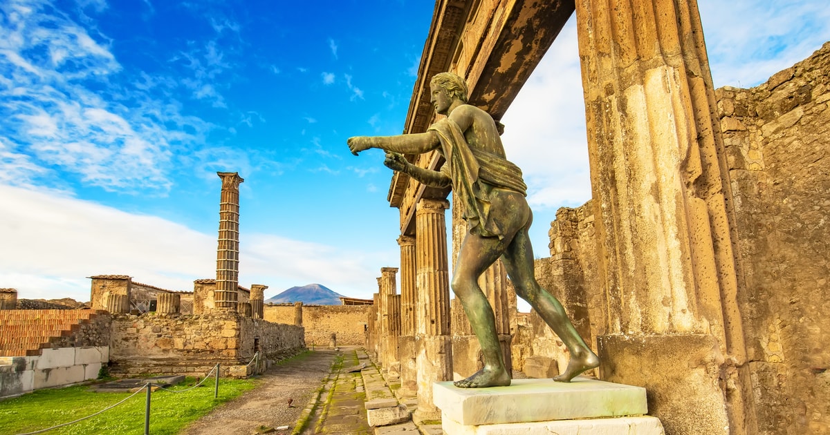 Sorrento: Boat Tour to Pompeii & Vesuvius with Lunch & Wine | GetYourGuide