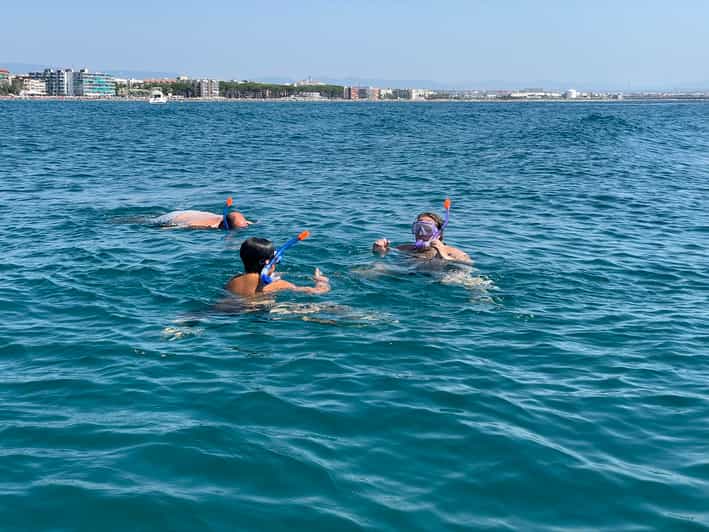 Salou : excursion de pêche pratique avec baignade en mer | GetYourGuide