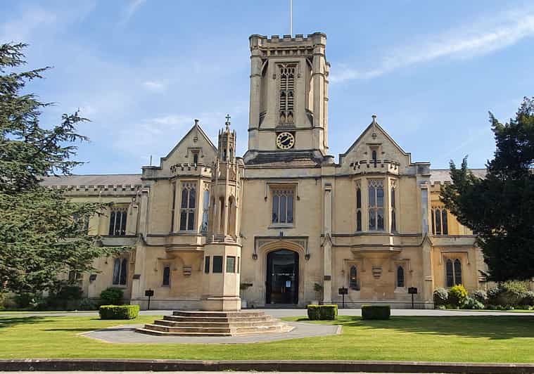 Cheltenham: Self-Guided Audio Tour of the Historical Town | GetYourGuide