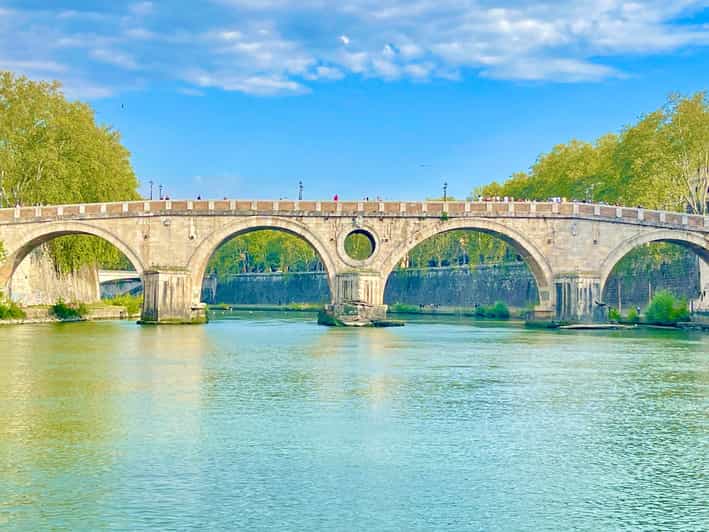 Rome: Evening Tiber River Cruise and Apéritif on Board | GetYourGuide