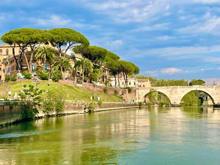 Rome: Evening Tiber River Cruise and Apéritif on Board | GetYourGuide