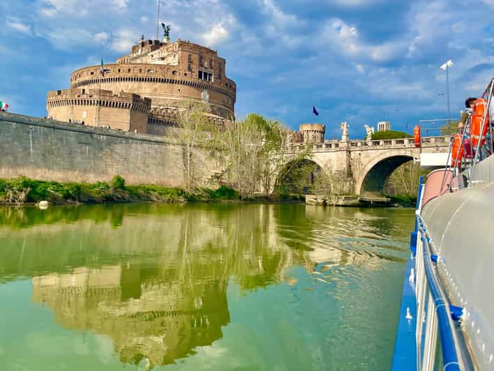 Rome: Evening Tiber River Cruise and Apéritif on Board | GetYourGuide