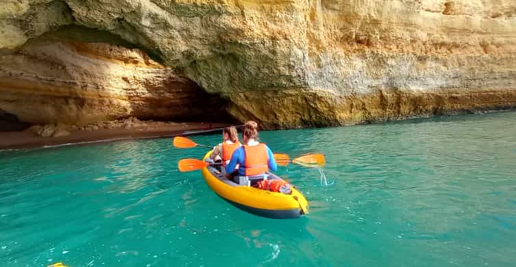 Grotte di Benagil: Tour in kayak con una guida locale | GetYourGuide