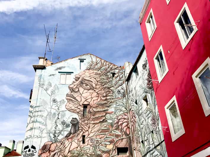Lisbon Discovery game: off the beaten track in Arroios | GetYourGuide