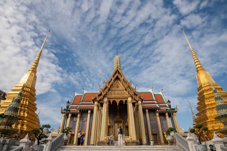 Bangkok: Wielki Pałac i Wat Phra Kaew piesza wycieczka z przewodnikiem ... Bangkok: Wielki Pałac i Wat Phra Kaew piesza wycieczka z przewodnikiem ...