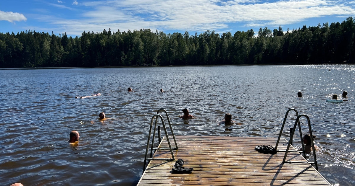 Von Helsinki aus: Wanderung und Sauna im Sipoonkorpi-Nationalpark ...
