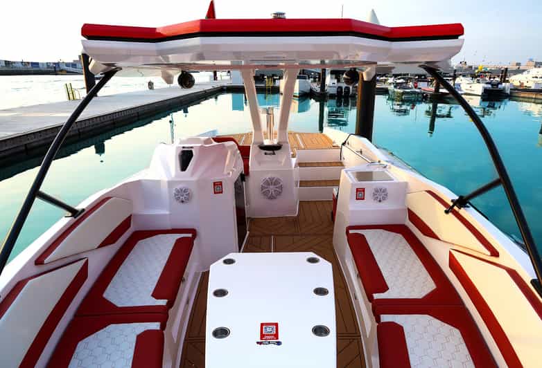 Dubai: Private Luxury Speed Boat with Sightseeing Tour | GetYourGuide