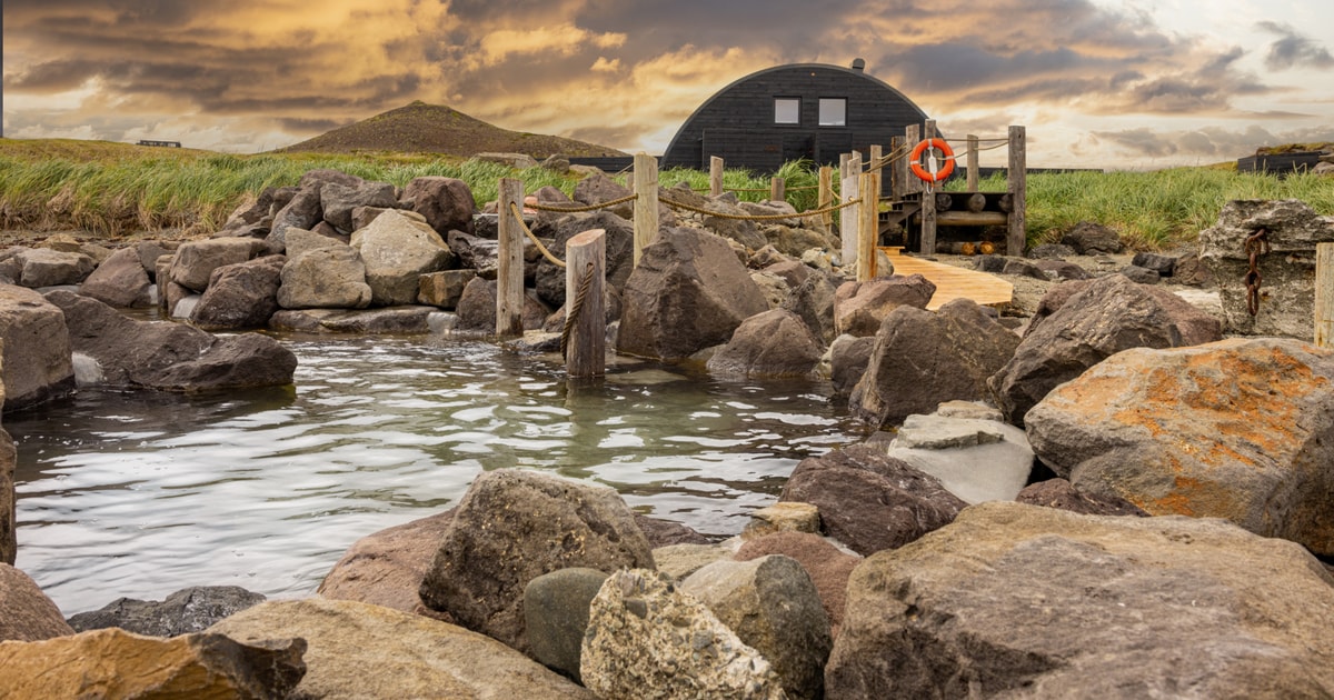 Hvammsvik Hot Spring s dopravou | GetYourGuide
