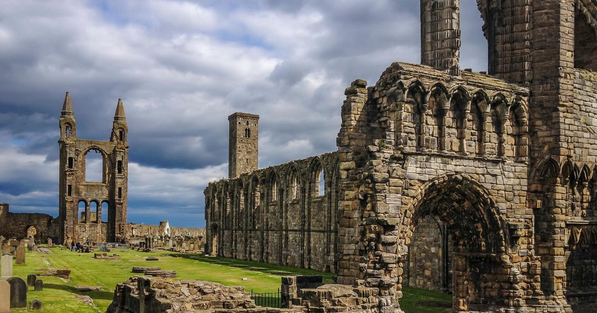 Edinburgh: St Andrews, Dunfermline Abbey and Fife Coast Tour | GetYourGuide