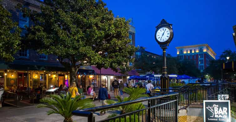 Savannah: Small Group Night Tour with River Cruise & Dinner | GetYourGuide