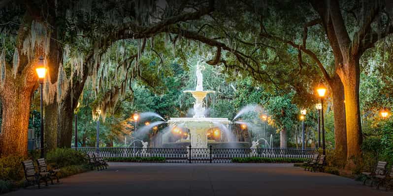 Savannah: Small Group Night Tour with River Cruise | GetYourGuide