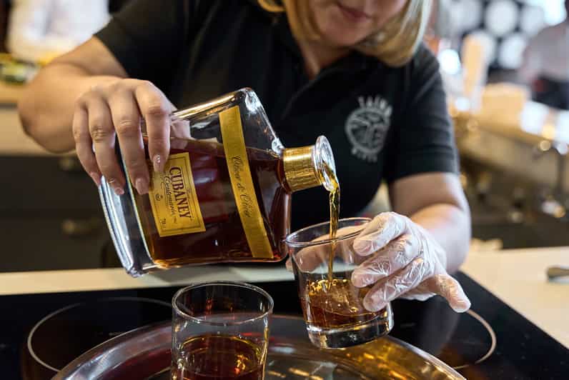 Punta Cana: Oliver & Oliver Rum Proeverij & Koppelervaring | GetYourGuide