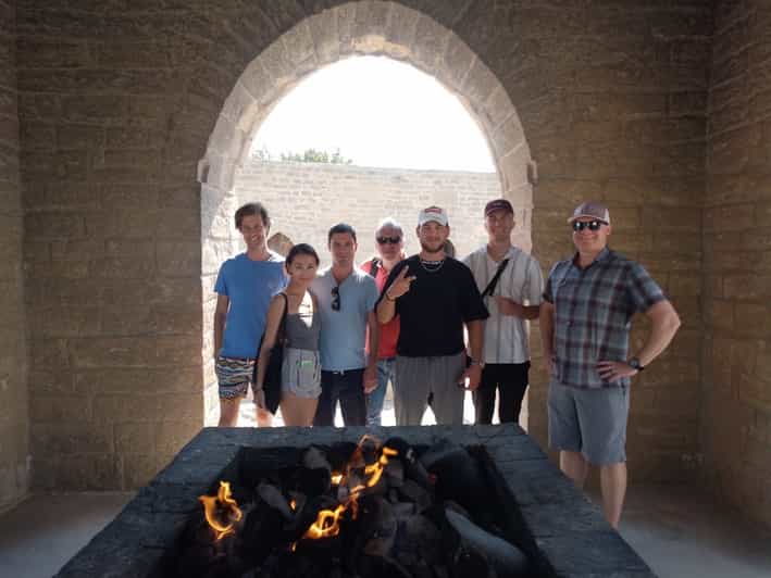 Baku: Atashgah Feuertempel & Brennender Berg Halbtagestour | GetYourGuide