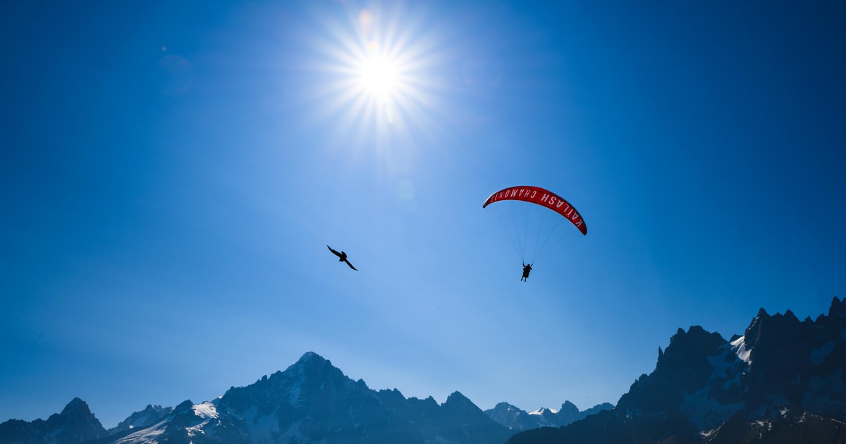 Chamonix: Tandem-Gleitschirmflug mit Blick auf den Mont-Blanc ...