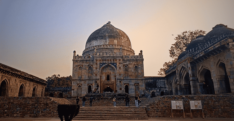Delhi: Hazrat Nizamuddin Basti Guidet cykeltur med picnic | GetYourGuide