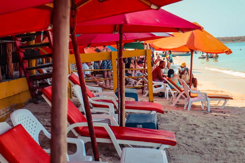 Cartagena'dan: Beach Club ile Playa Tranquila'ya Tekne Turu | GetYourGuide