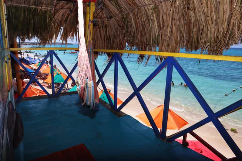 Cartagena'dan: Beach Club ile Playa Tranquila'ya Tekne Turu | GetYourGuide