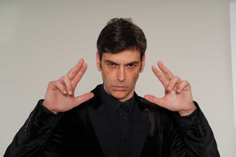 LIOZ Show - A legviccesebb bűvészparódia | GetYourGuide