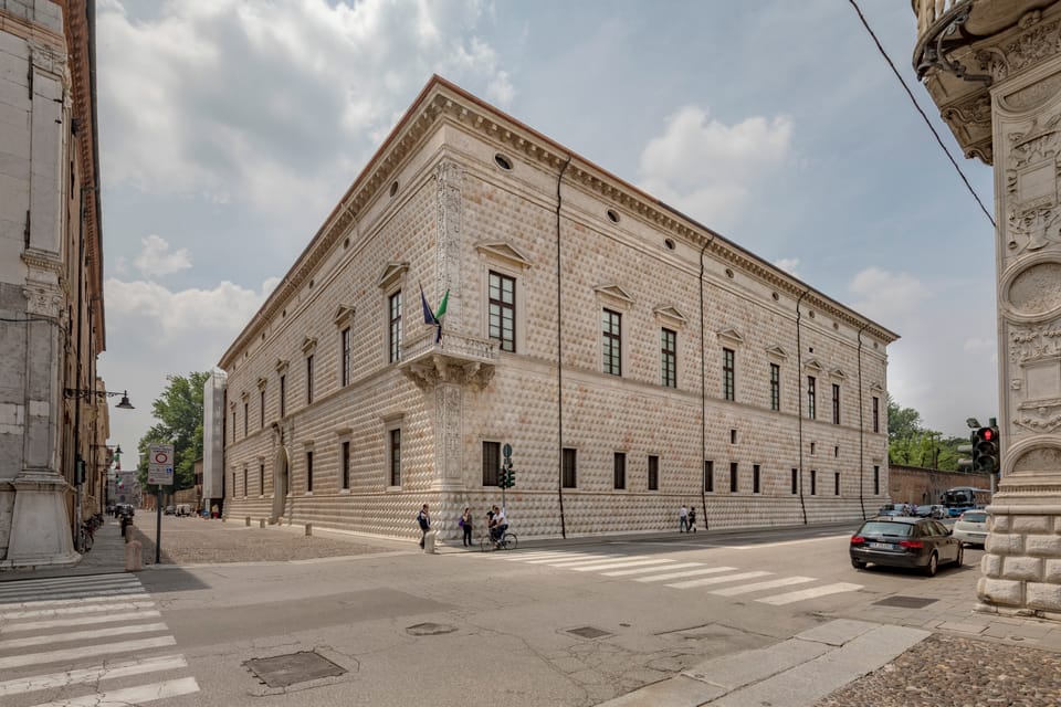 Ferrara: City Highlights Walking Tour in Italian | GetYourGuide