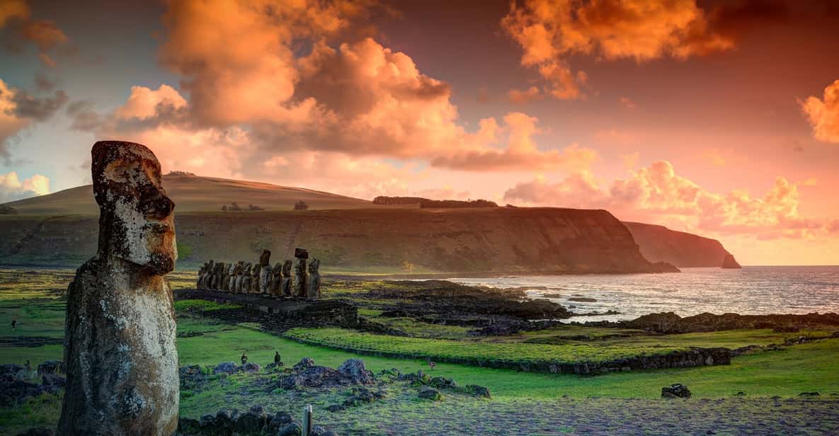 Isla de Pascua: Día Completo Privado Historia De Los Moai | GetYourGuide