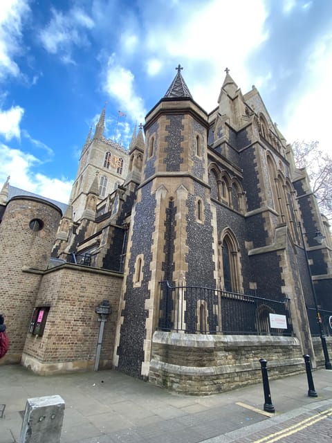 London: Historic Bridges Guided Walking Tour | GetYourGuide