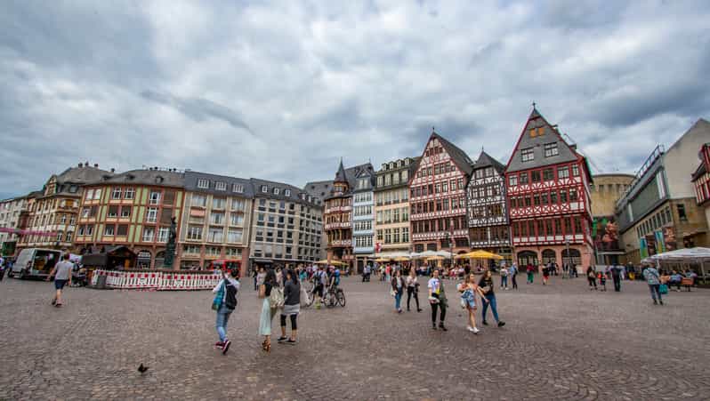 Frankfurt: Express-Spaziergang mit einem Einheimischen in 60 Minuten ...