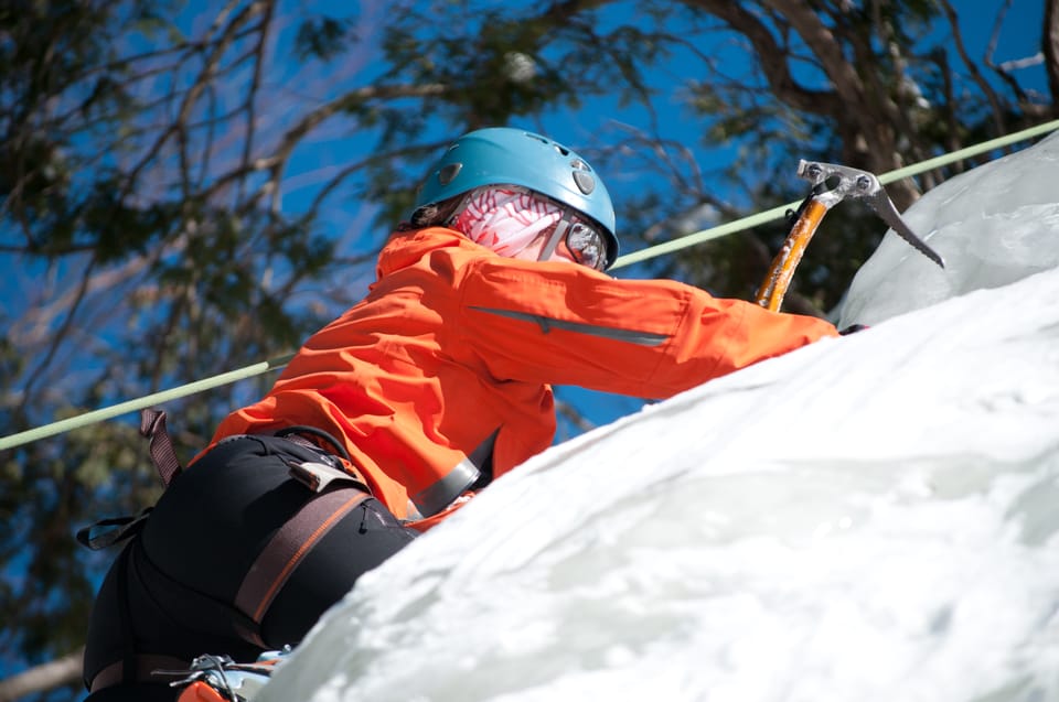 Mont-Tremblant : Initiation à l'escalade de glace | GetYourGuide Mont-Tremblant : Initiation à l'escalade de glace | GetYourGuide