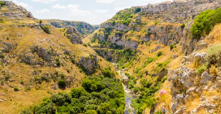 Matera: Geführte Tour durch die 3 Krypten mit Eintrittskarten ...