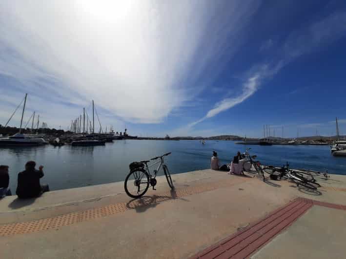 Athén: Kerékpártúra: Autentikus városrészek és a tengerpart | GetYourGuide