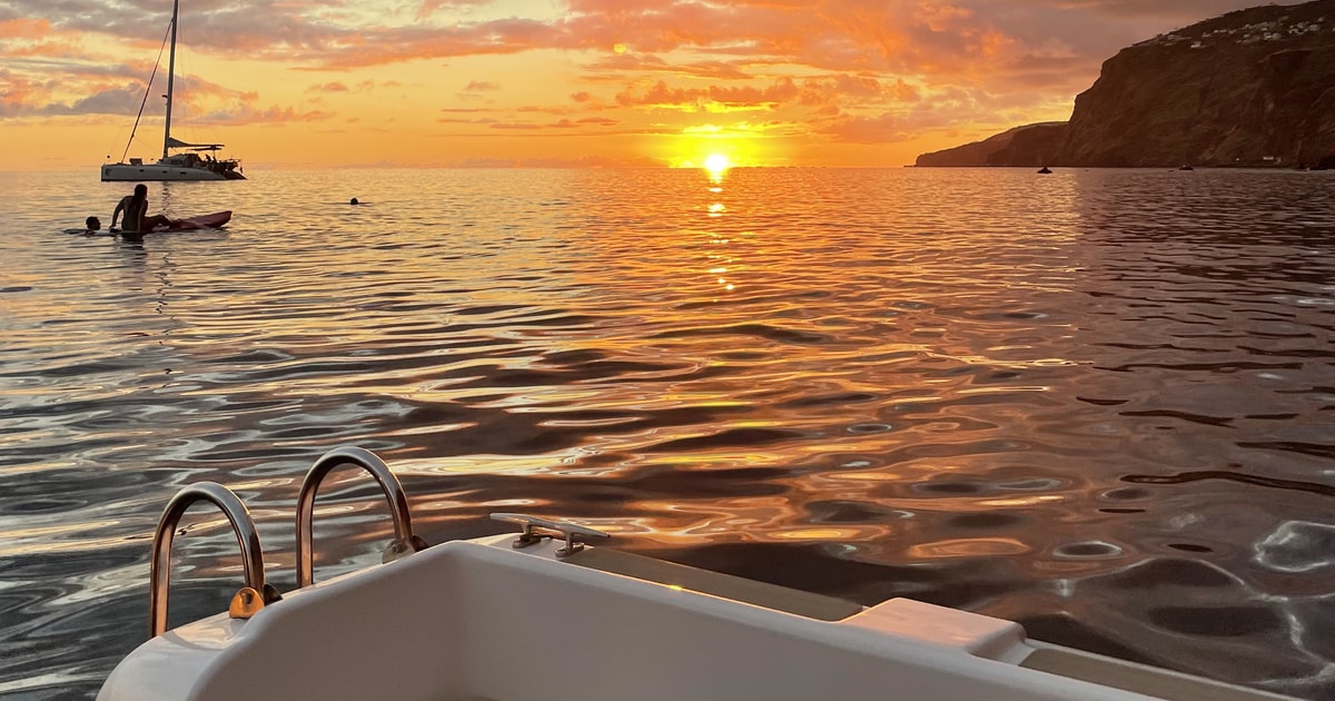 Funchal: Excursión privada en barco al atardecer - Snorkel y paddle ...