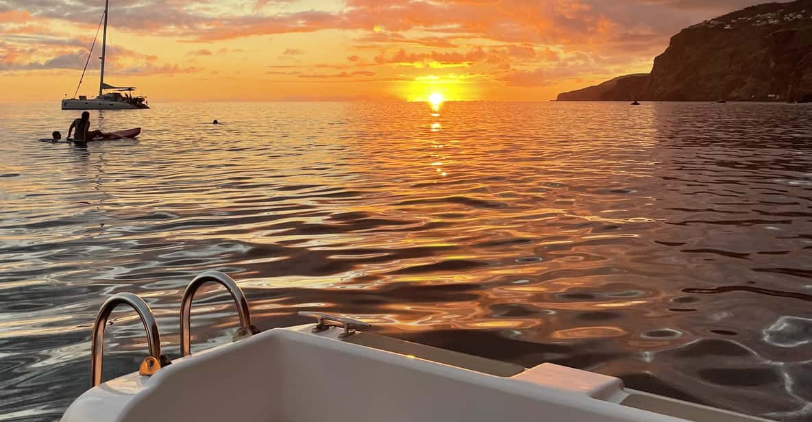 Funchal: Privéboottocht bij zonsondergang - snorkelen & peddelen 11px ...
