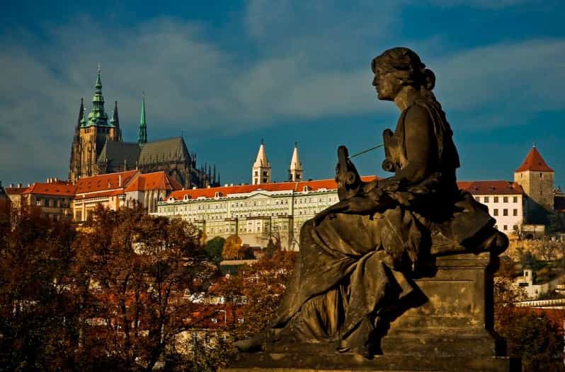 Prague : Visite à pied avec billet d'entrée au château de Prague et ...