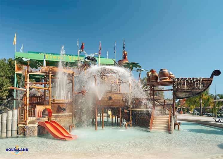 Corfu: Bilet de intrare la parcul acvatic Aqualand și transfer opțional ...