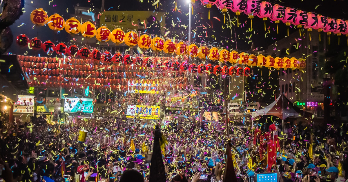 Taipei: Guided Taichung City Dajia District & Mazu Day Tour | GetYourGuide
