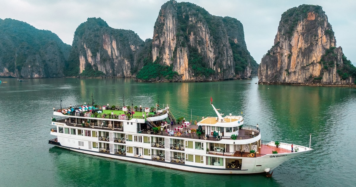 Ha Long Bay: 2-Day 5-Star Cruise, Private Cabin and Balcony | GetYourGuide