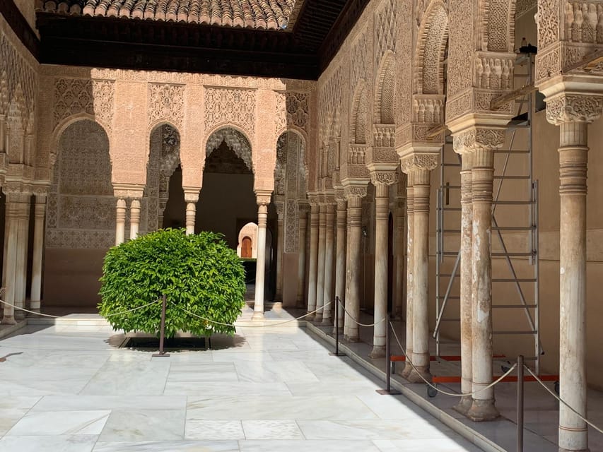 Granada: Alhambra Guided Tour w/ Nasrid Palaces & City Pass | GetYourGuide
