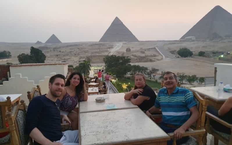 Cairo : Great Pyramid Inn Lunch With Pyramids View | GetYourGuide