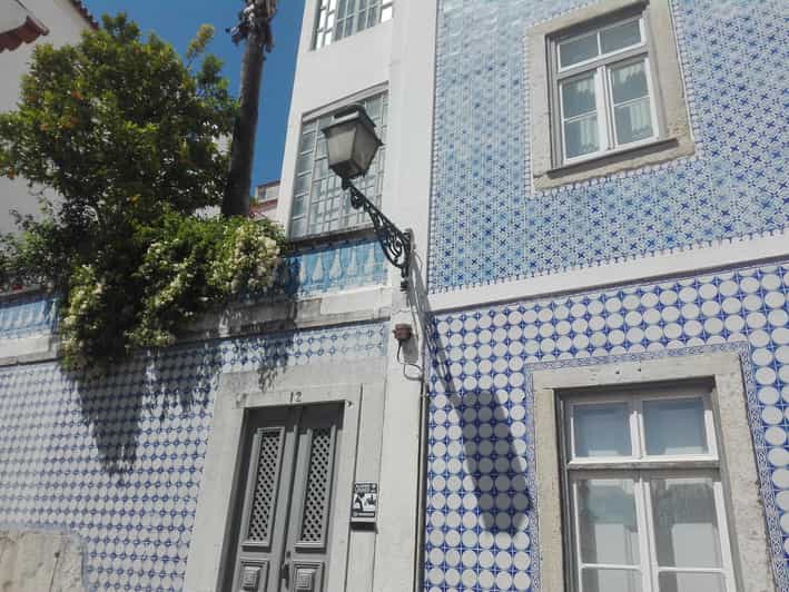 The medieval quarters of Lisbon: Mouraria and Alfama | GetYourGuide