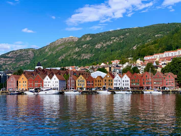 Bergen: Persiguiendo las Cascadas del Fiordo de Hardangerfjord Excursión por la costa | GetYourGuide