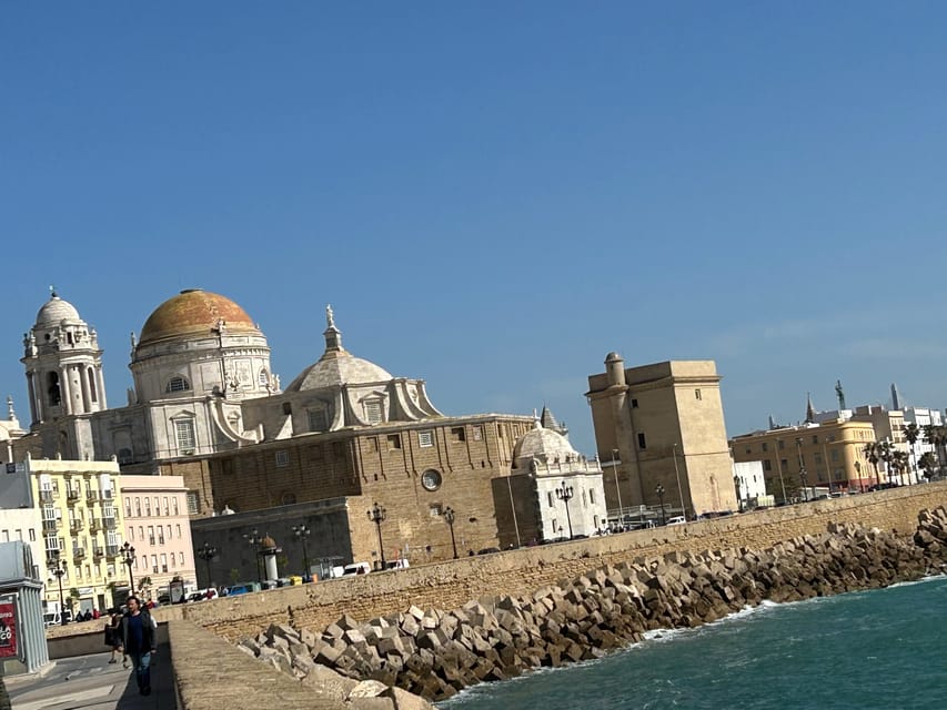 Cádiz: Visita guiada a pie por el centro de la ciudad | GetYourGuide