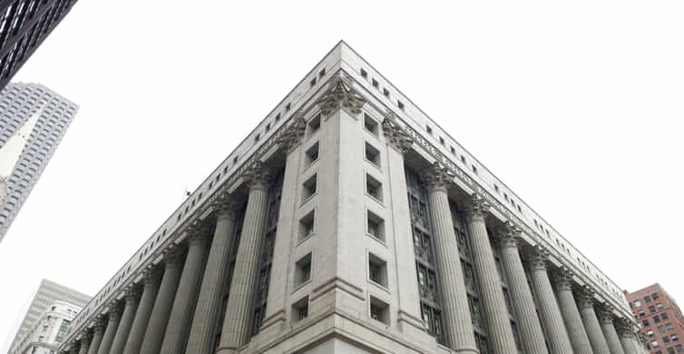 Chicago: Haunted Sites Self-Guided Audio Walking Tour | GetYourGuide