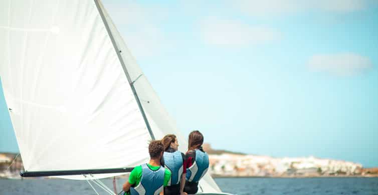 Zeilles bij een rubberboot op Menorca | GetYourGuide